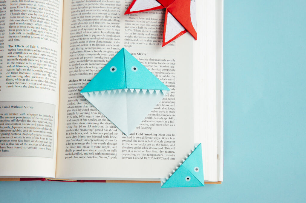 How to Make an Origami Shark Bookmark - Origami OK